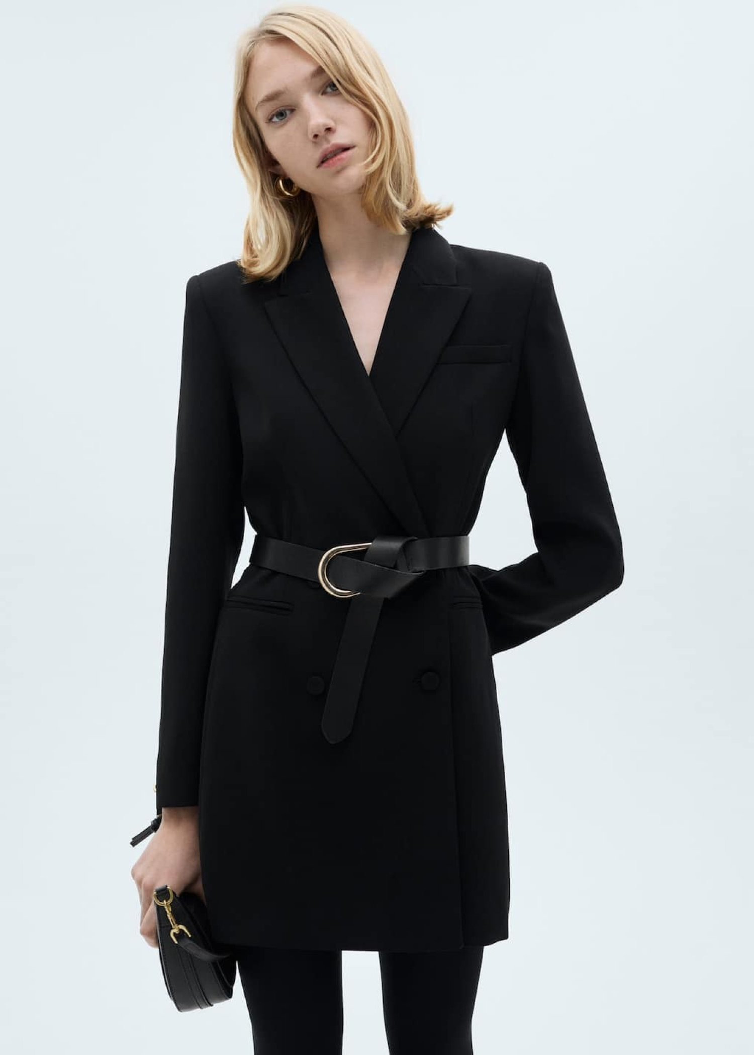 4 total black looks for women to succeed this winter | Discover by MANGO