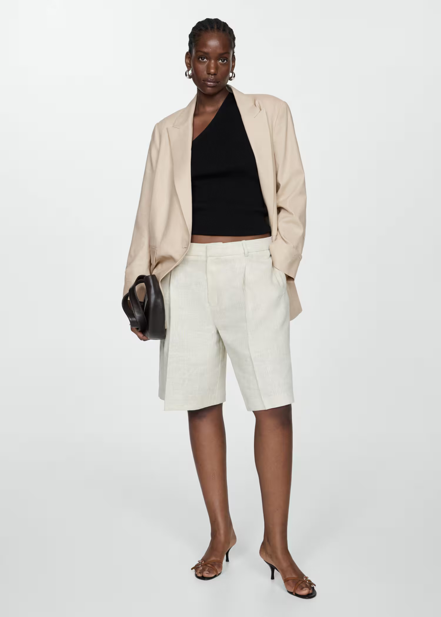 7 looks con bermudas para mujer para triunfar en verano | Discover by MANGO