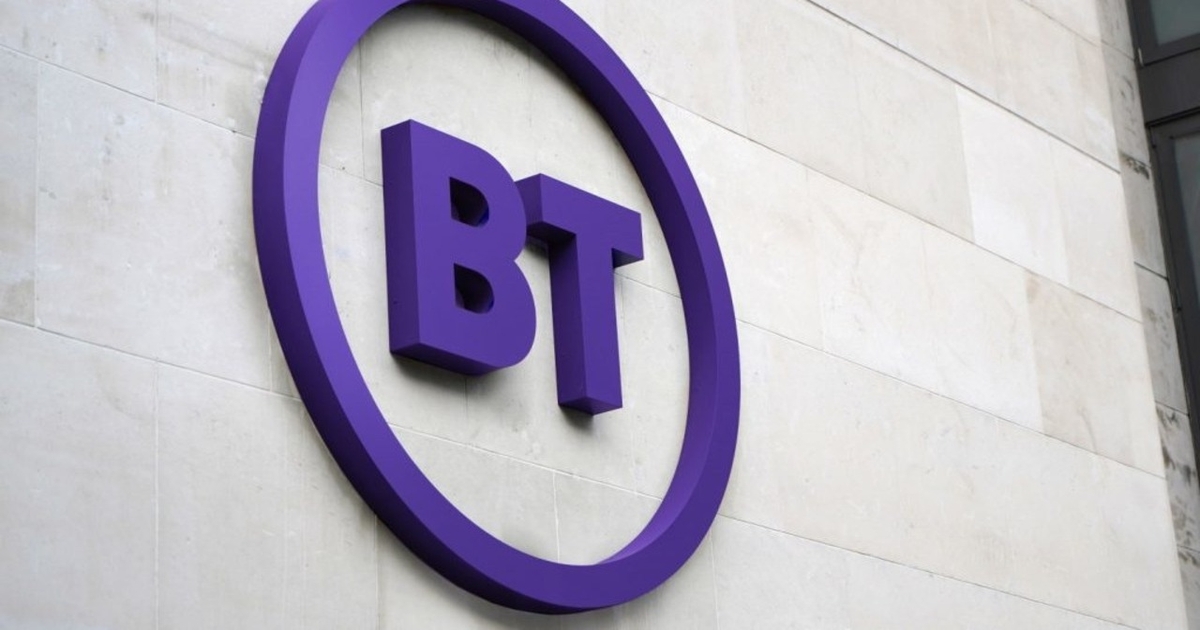 Qualcomm clocks growth in smartphone and automotive chip sales