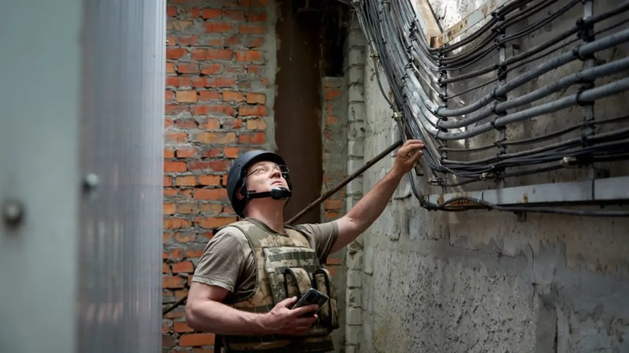 VMO2 shows off its shiny new converged network