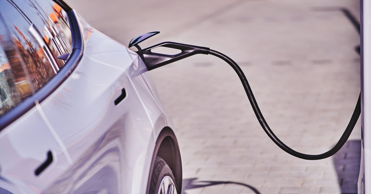 US public EV charging network surpasses 250,000 charging ports