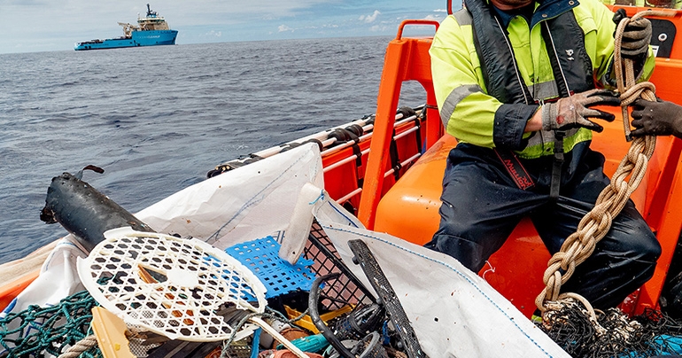 Ocean Cleanup Device Returns with First Load of Plastic