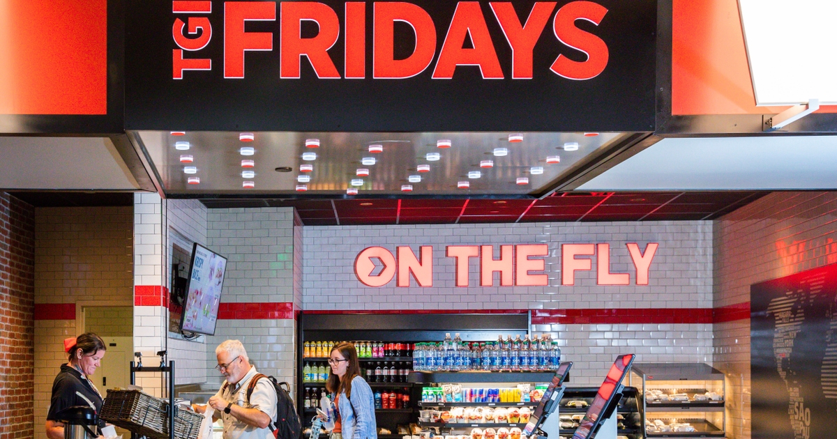 TGI Fridays opens renovated DFW airport site with expanded to-go area