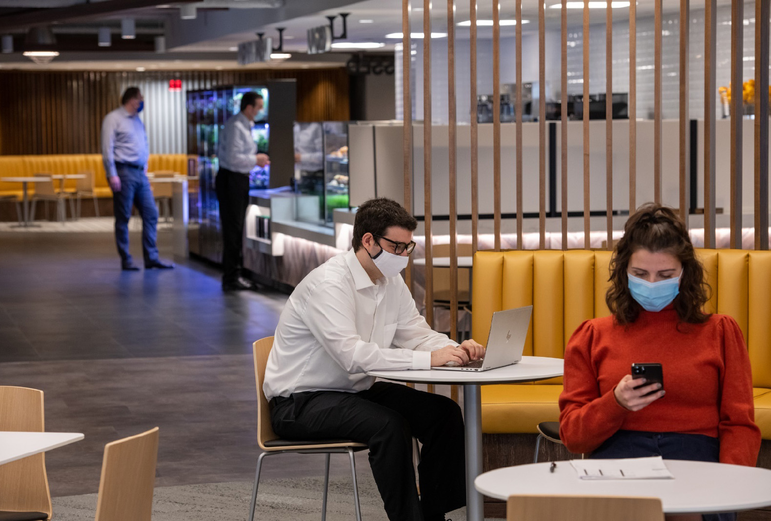 New cafeteria at Travelers HQ offers a dazzling food hall experience