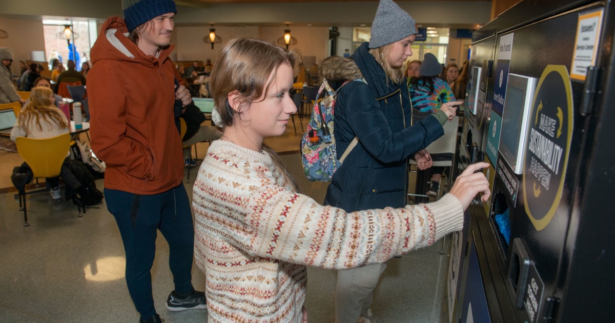 A look at the University of Wisconsin-Eau Claire’s reusable container ...