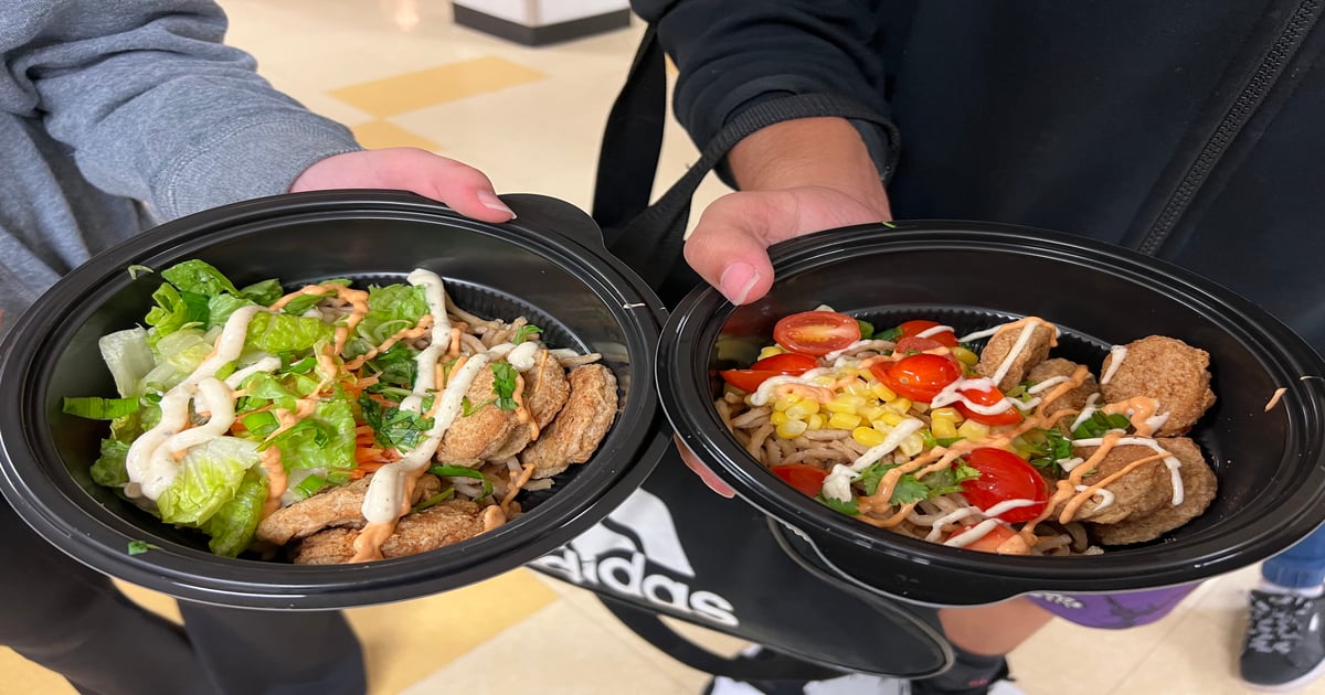 Broward County high schoolers welcome poke popup