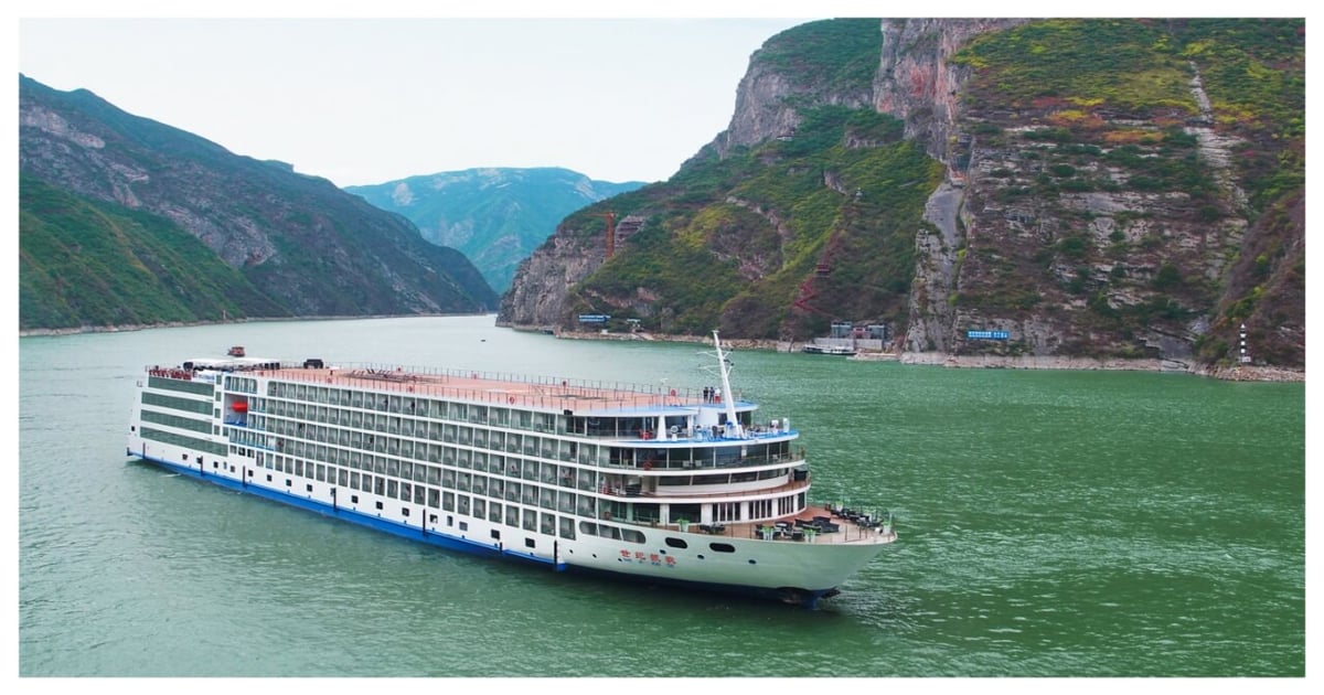 Versonix Seaware to support Century Cruises' expansion