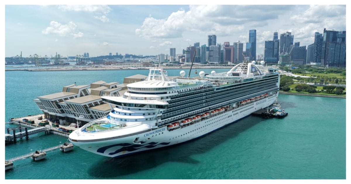 Diamond Princess in Singapore, Crown emerges from dry dock