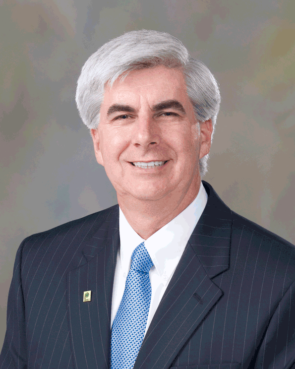 Publix promotes 2 real estate execs