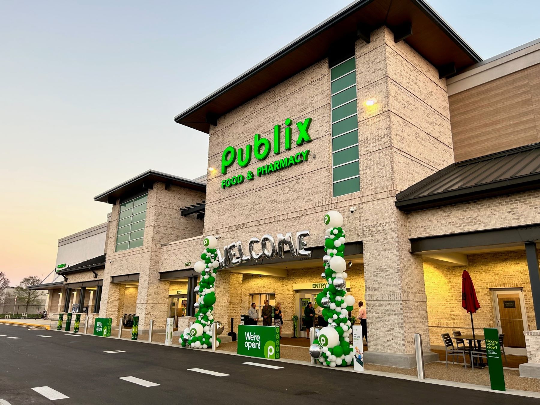 Publix reopens store in Tampa after ground-up rebuild
