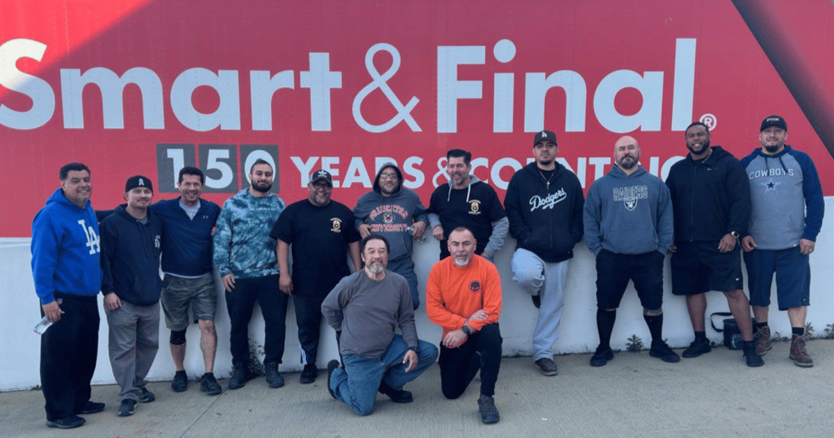 Smart & Final, UNFI warehouse workers in California join Teamsters