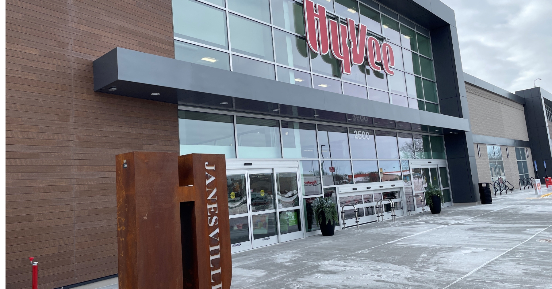 Tour Hy-Vee's new Janesville store, with its 'totally reimagined' design