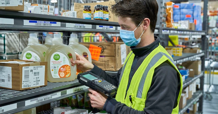 Kroger looks to add another 20,000 associates