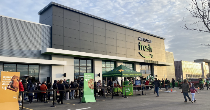 In Pictures: Amazon Fresh's Latest Chicagoland Opening Draws a Crowd