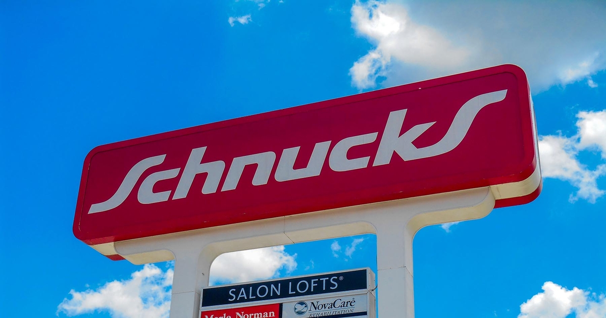 Schnucks Expands Curbside Pickup, Loyalty Program