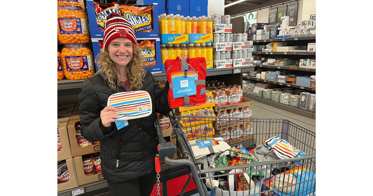 Aldi aficionados line up for merch drop in Chicago