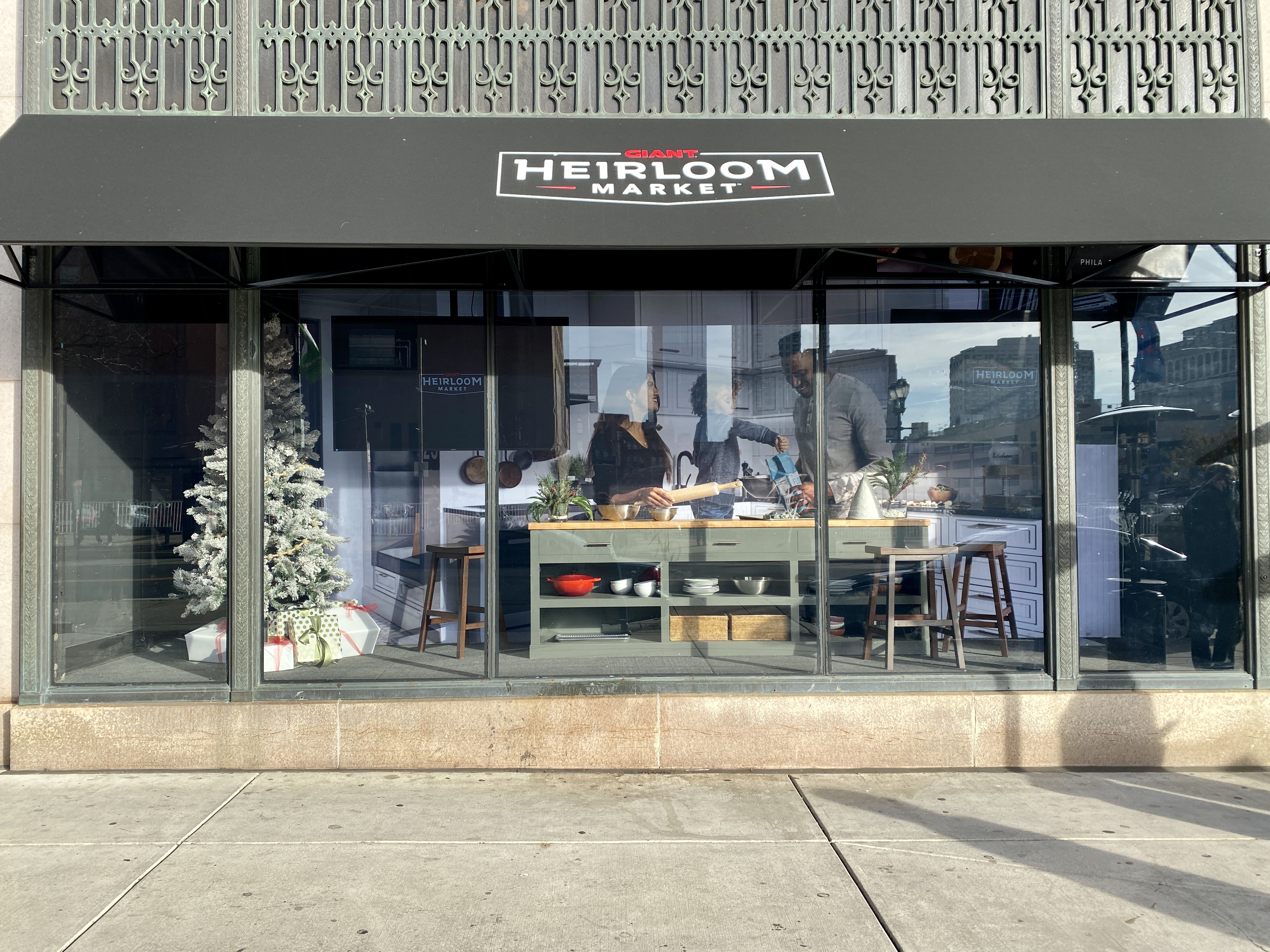 Giant opens largest Heirloom Market yet in Philadelphia