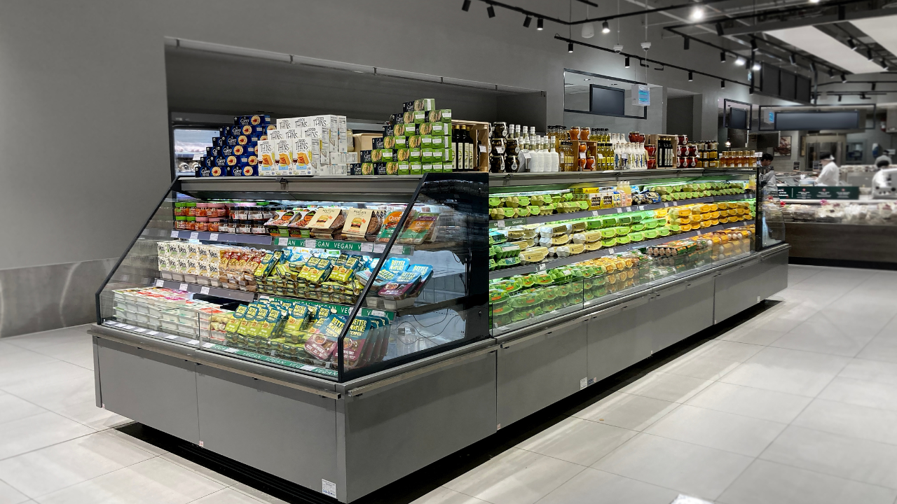 The Aldi store conversion begins as Winn-Dixie closes in Florida