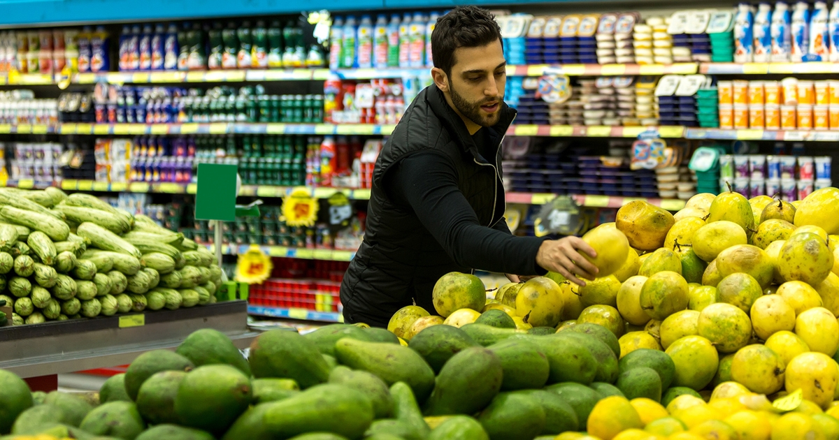 Hispanic shoppers make more frequent, varied grocery trips than others