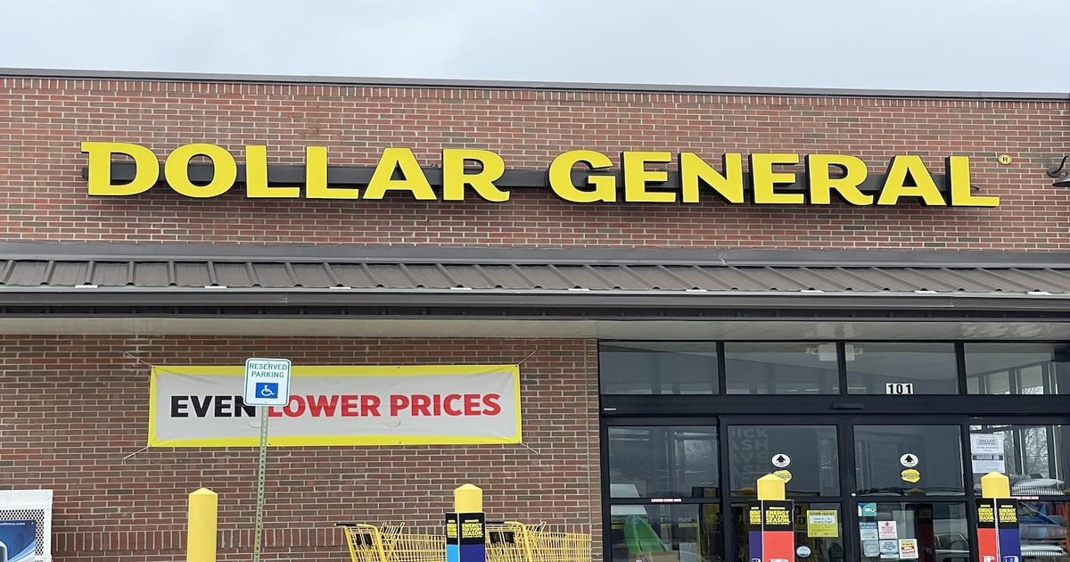 Is this the end of stacked boxes in the aisles of Dollar General?