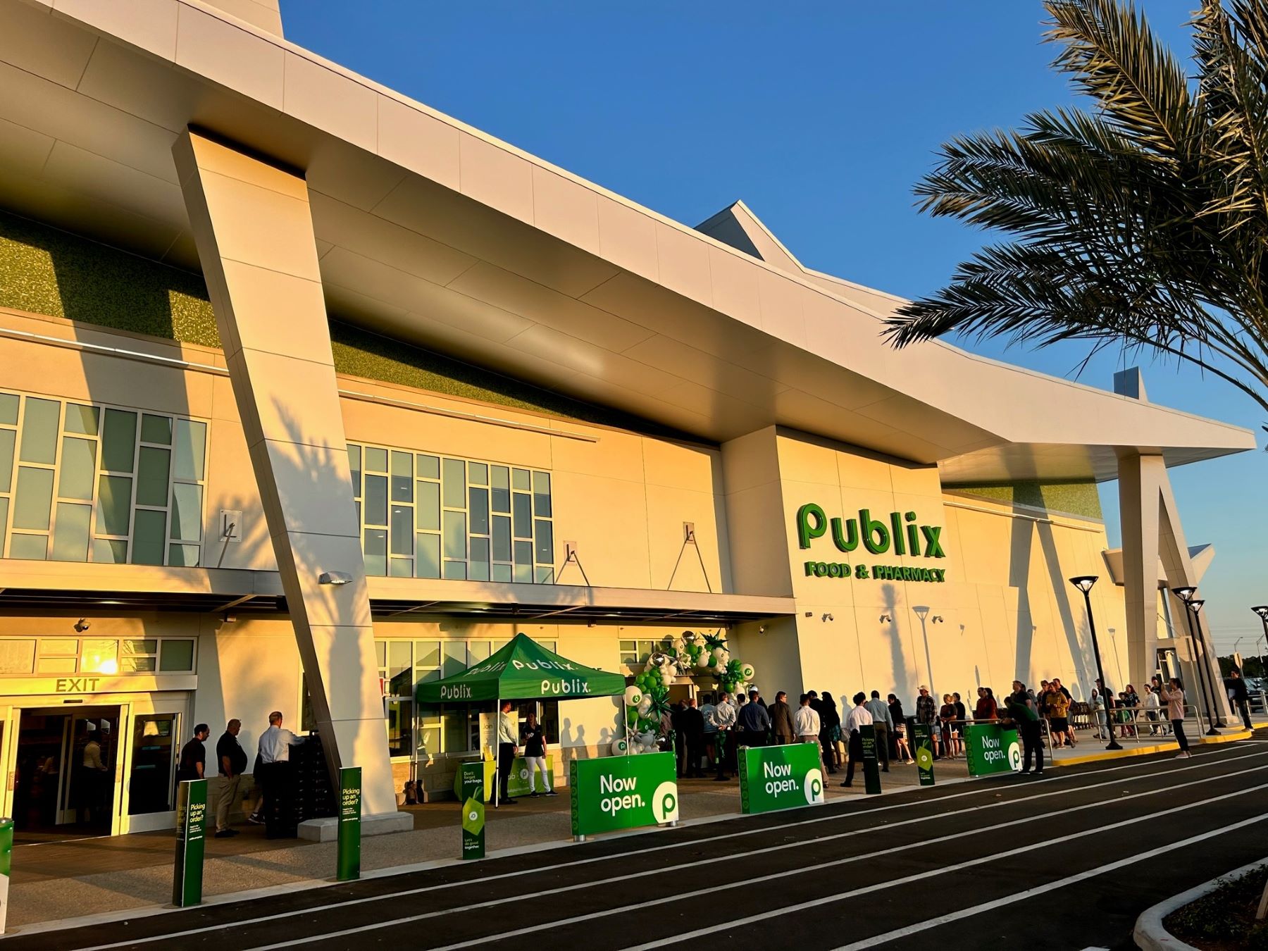 Publix Super Markets’ new Kissimmee, Florida, location is now open