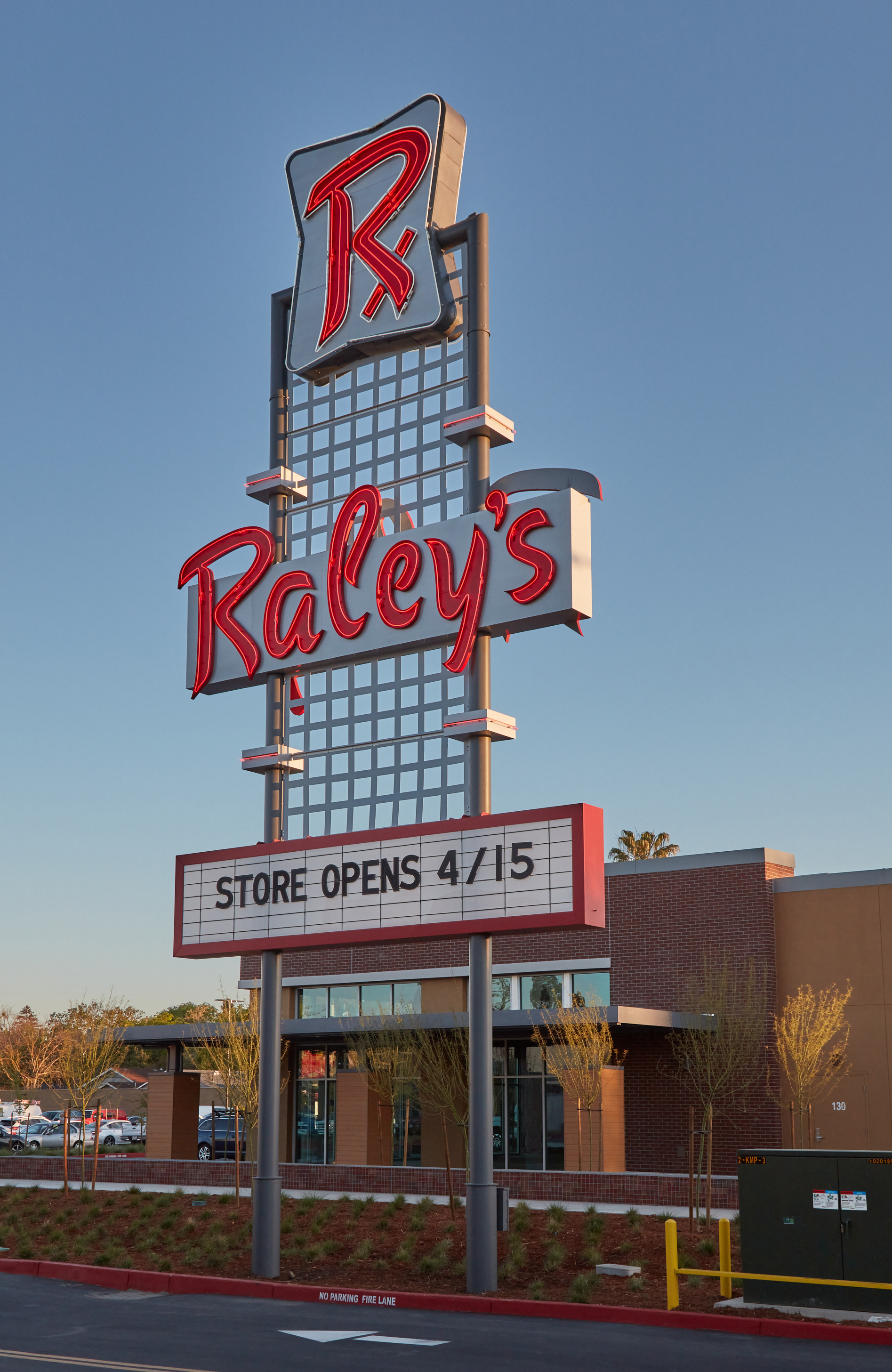 Logotipo Do Raleys