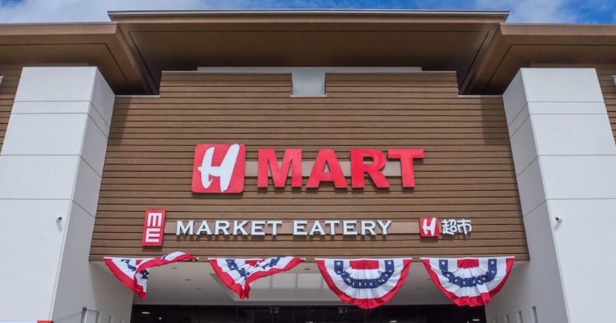 H Mart opening giant New York food court