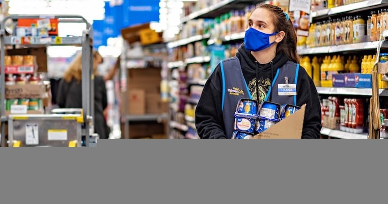 Walmart to hire over 50,000 workers in Q1