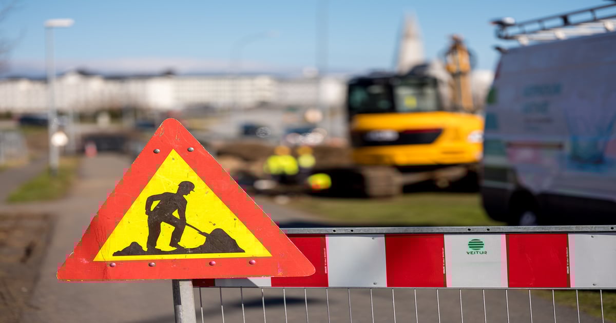 Handling of utility pipes