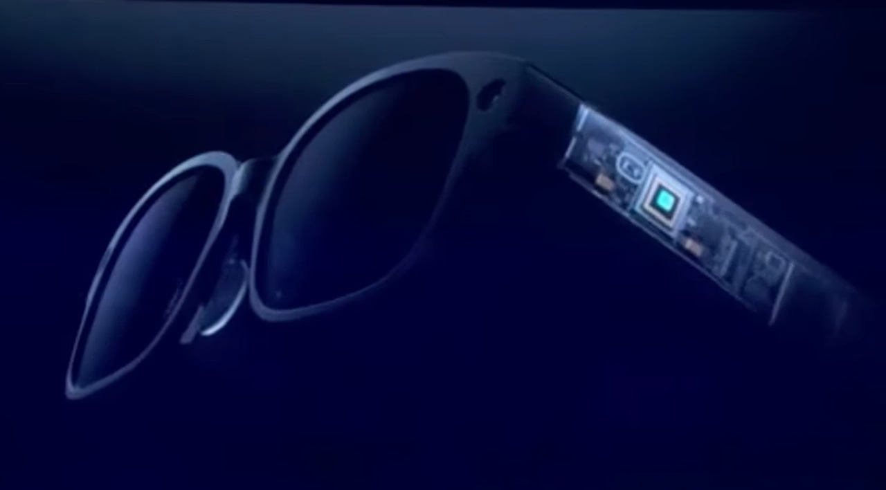 AI Assistant Smart Glasses Launched at Baidu World 2024 AI Assistant Smart Glasses Launched at Baidu World 2024