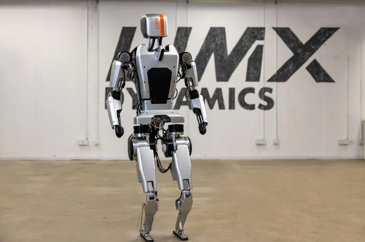 Humanoid Robot Uses AI to Tackle Warehouse Tasks in New Video