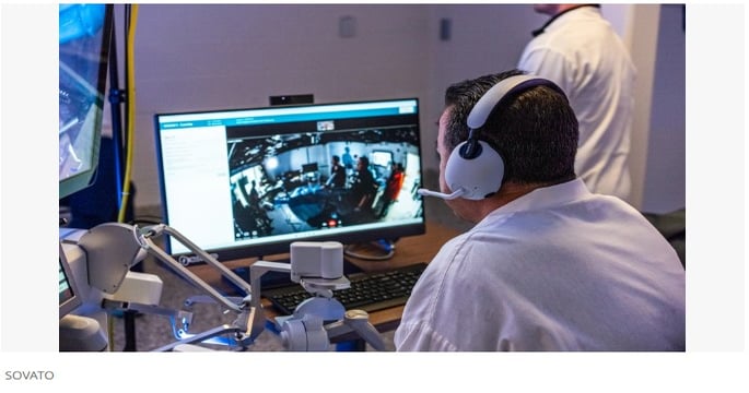 Surgeons use robots to operate on pigs from 500 miles away