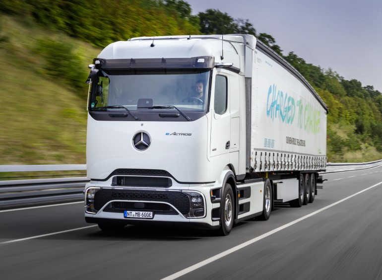 Mercedes Heavy Duty BEV Truck Unveiled