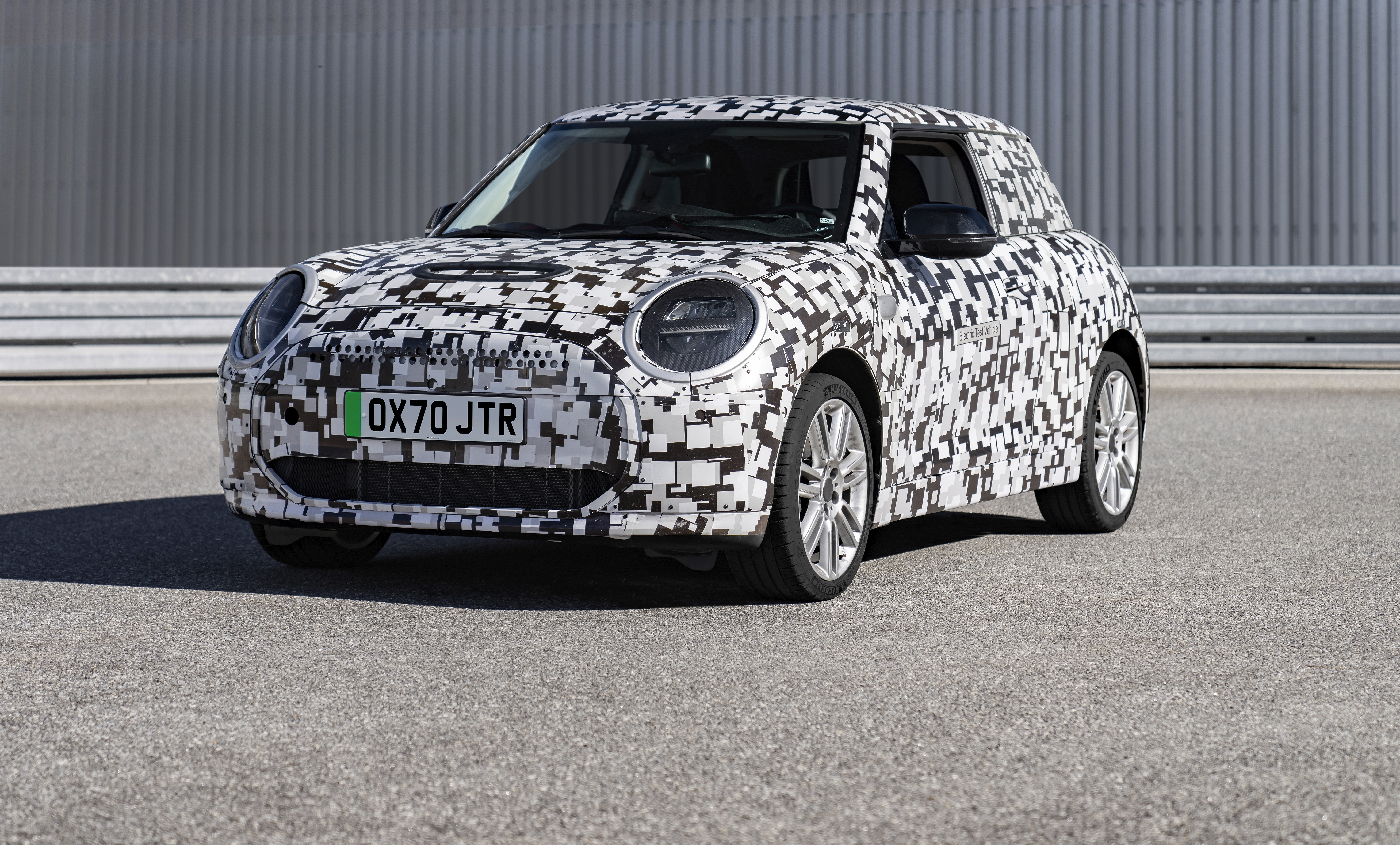 Mini Previews Fourth-Generation Hardtop