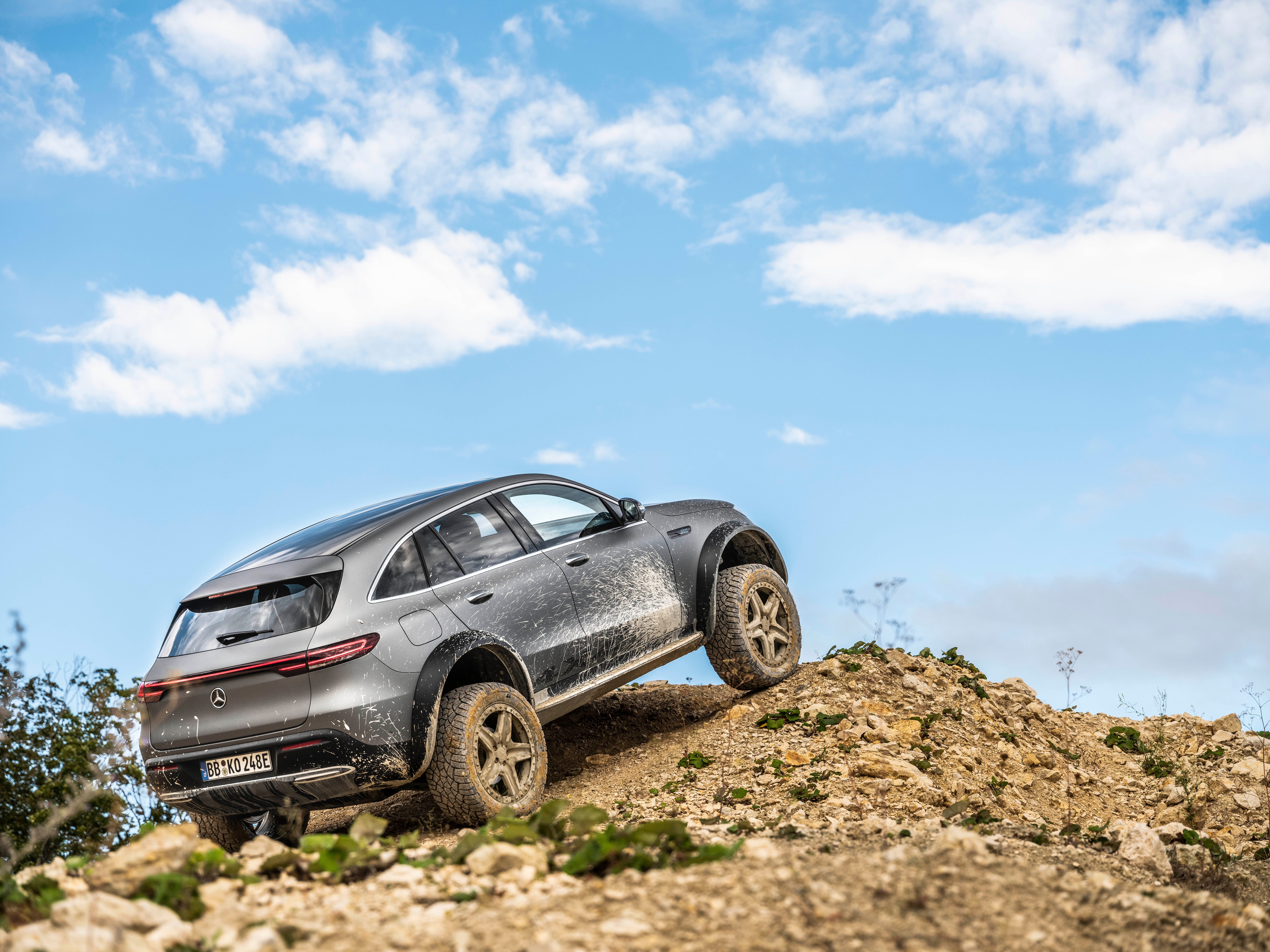 Mercedes 4x4 eqc store