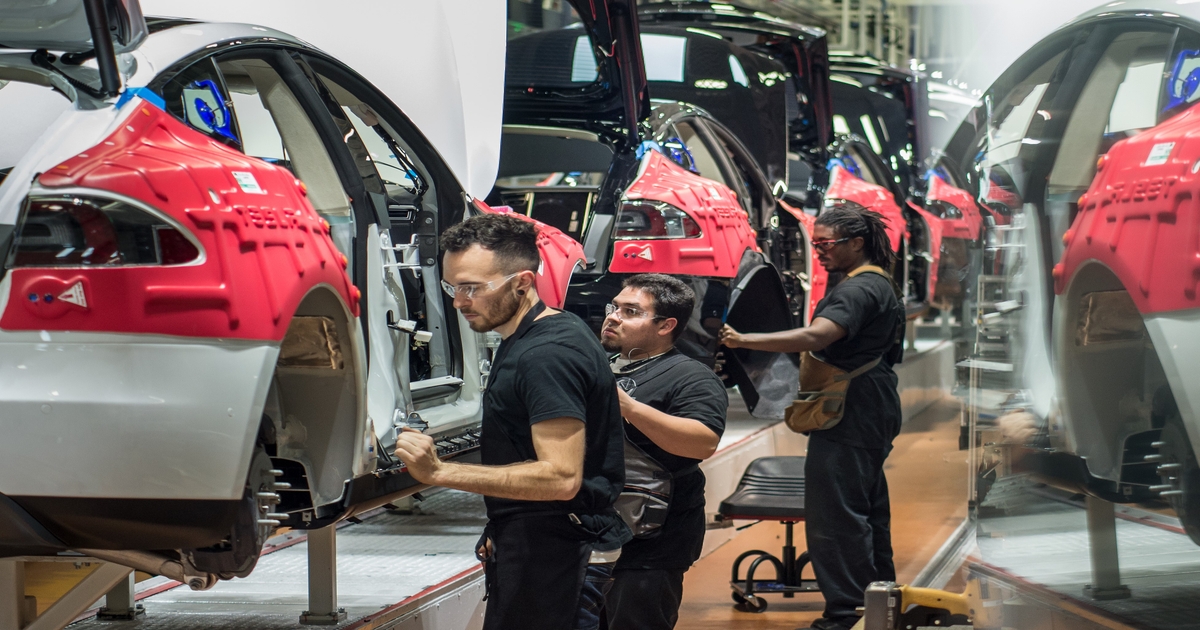 UAW Bid to Organize Tesla Going Before NLRB