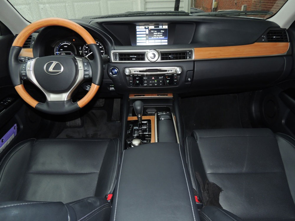 Lexus GS 450h Interior Stands Out in Luxury Segment