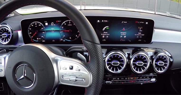 2019 Wards 10 Best UX | Mercedes-Benz