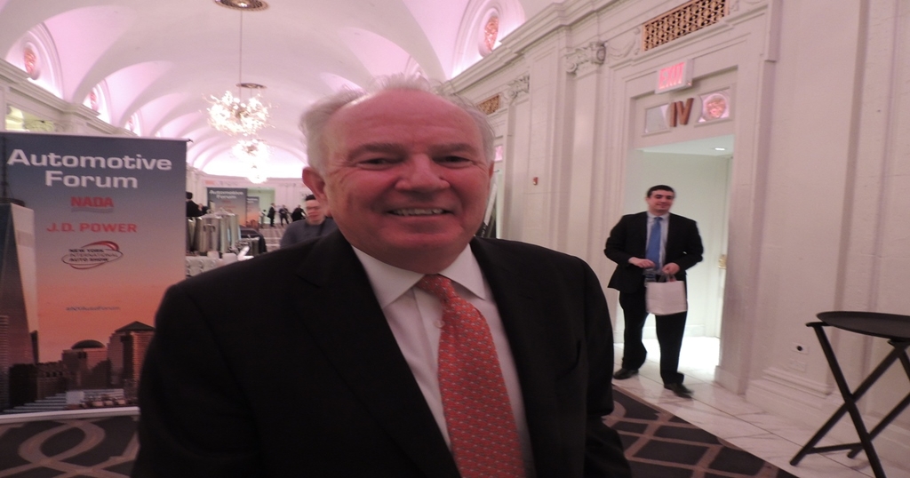 Tesla Overvalued, GM Undervalued, Says AutoNation CEO