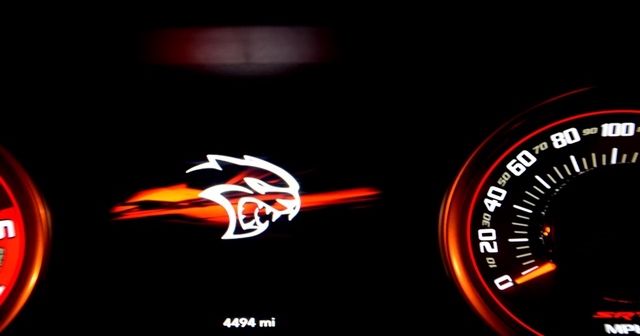 Dodge Challenger SRT Hellcat 6.2L V-8