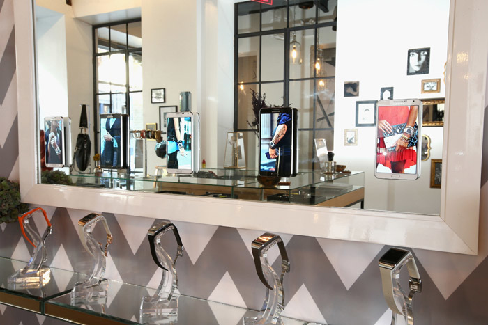 Samsung Creates Pop-Up Studios for Holiday Shoppers