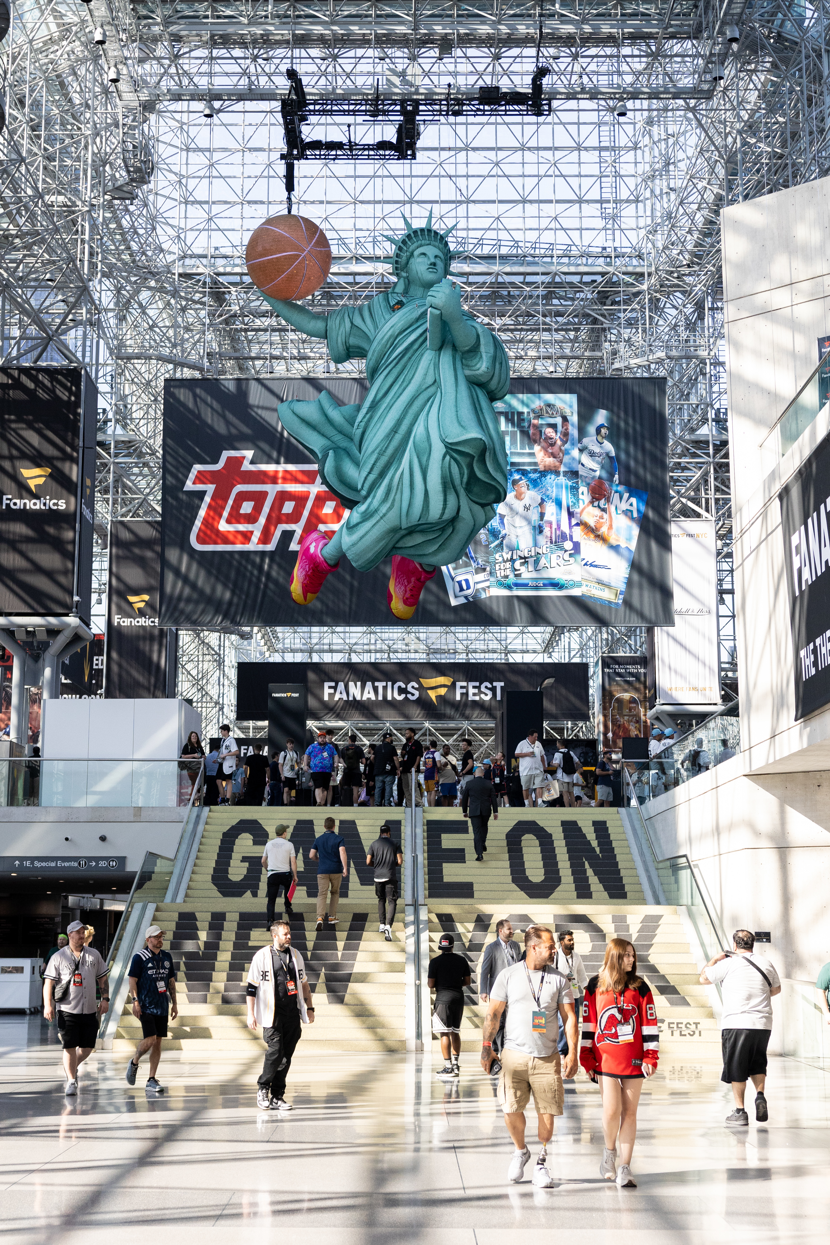 Inside Fanatics Fest 2025