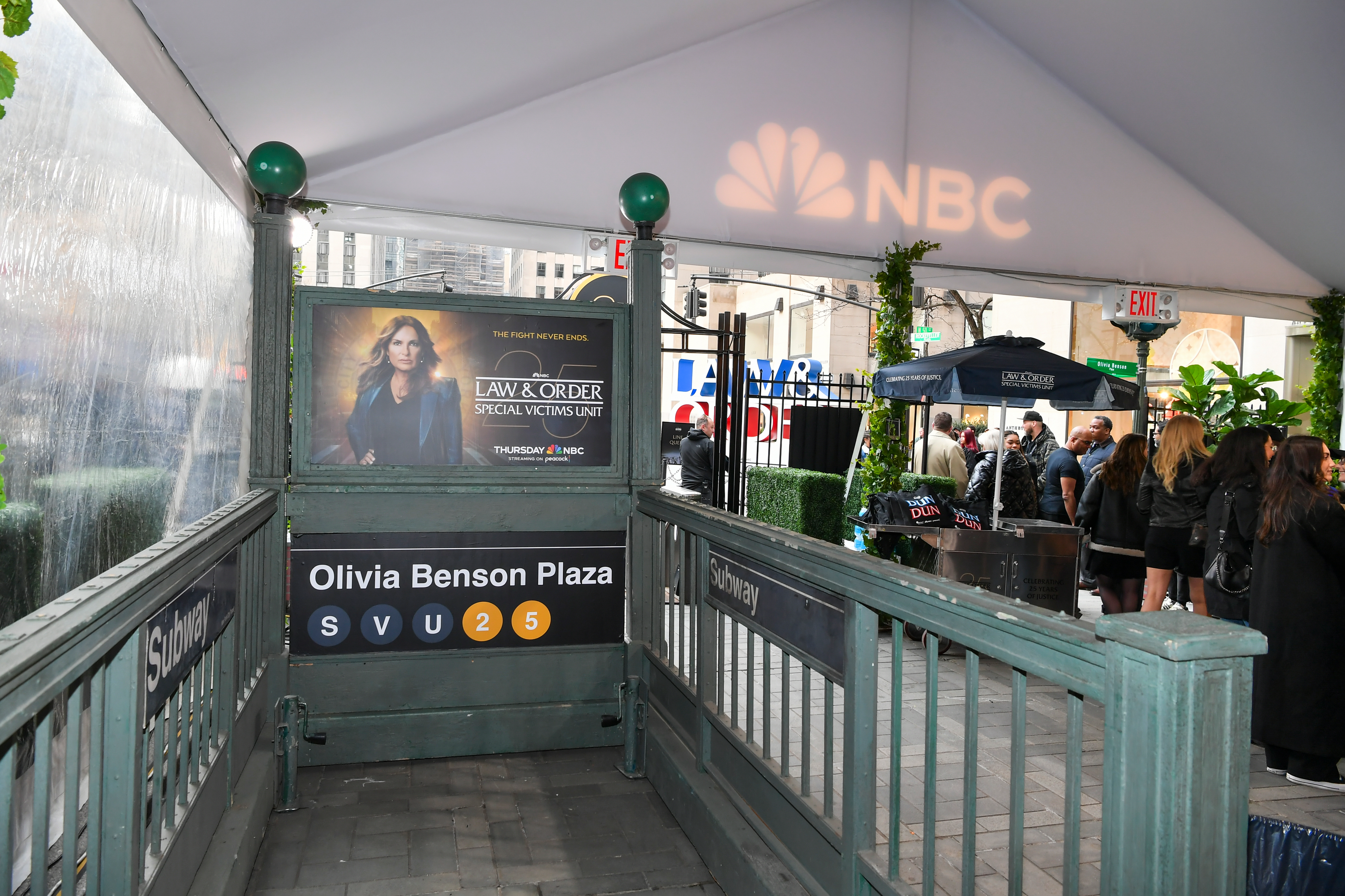 See How NBC Celebrated the 25th Anniversary of Law & Order: SVU