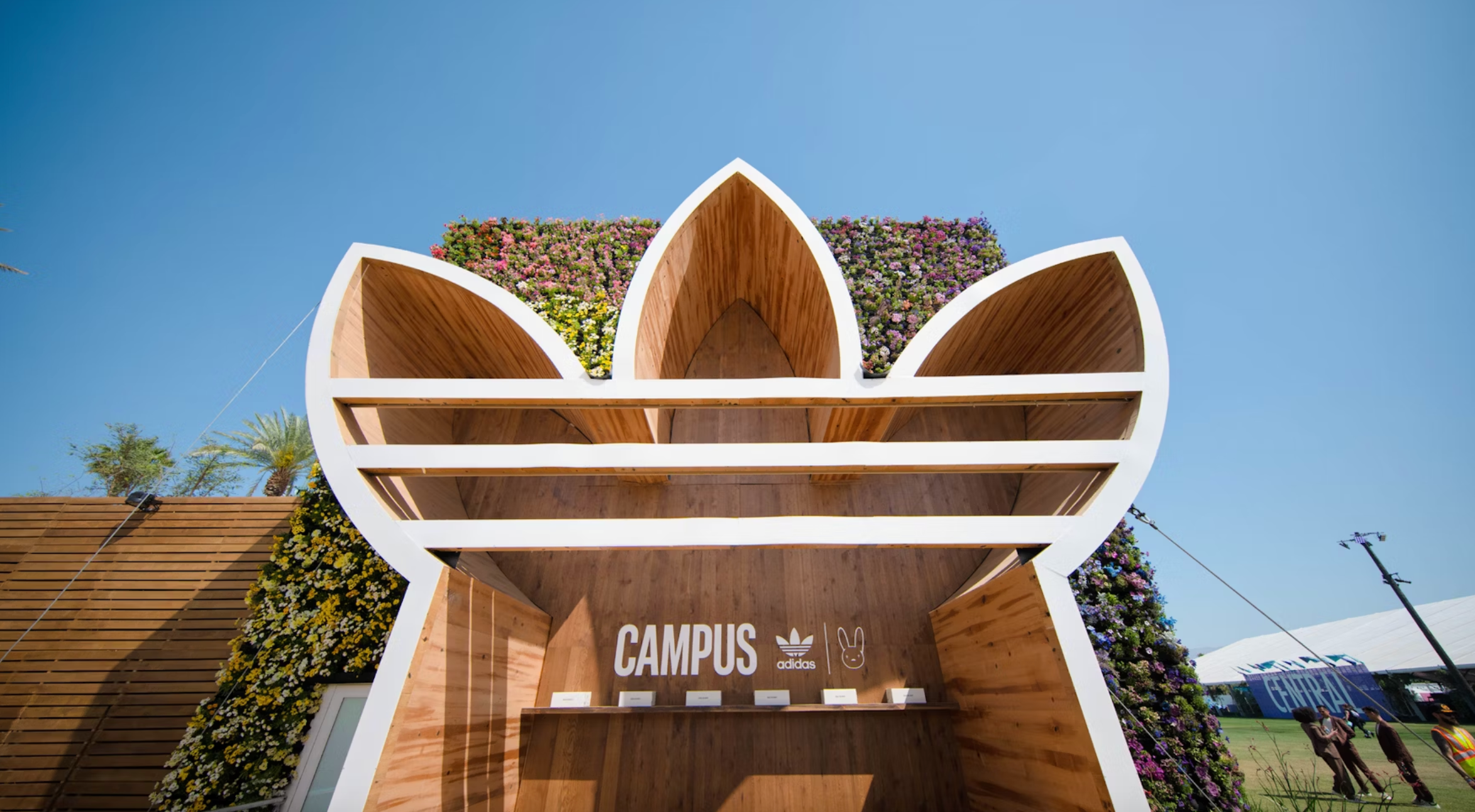 Oversize Logos at Events