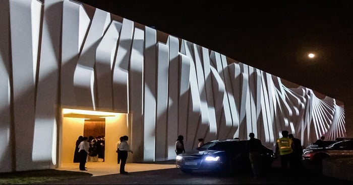 Video: See How Projection Mapping Turned This Venue Into a Work of Art
