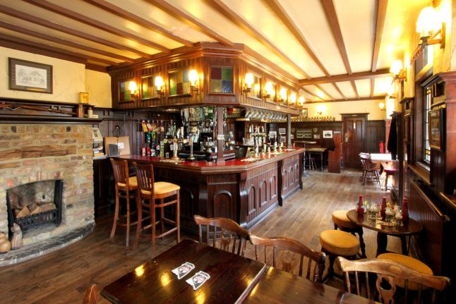 Dining Scene: Pub