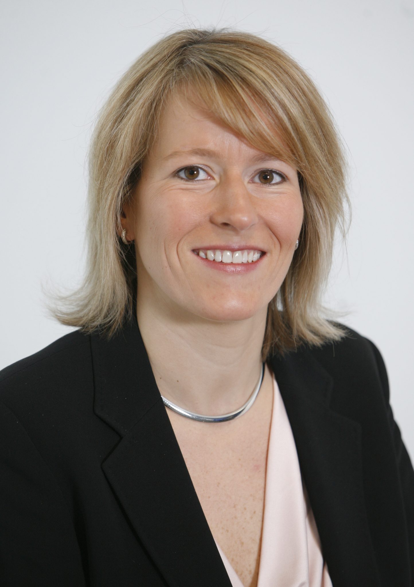 Innovate Finance CEO Crosswell steps down