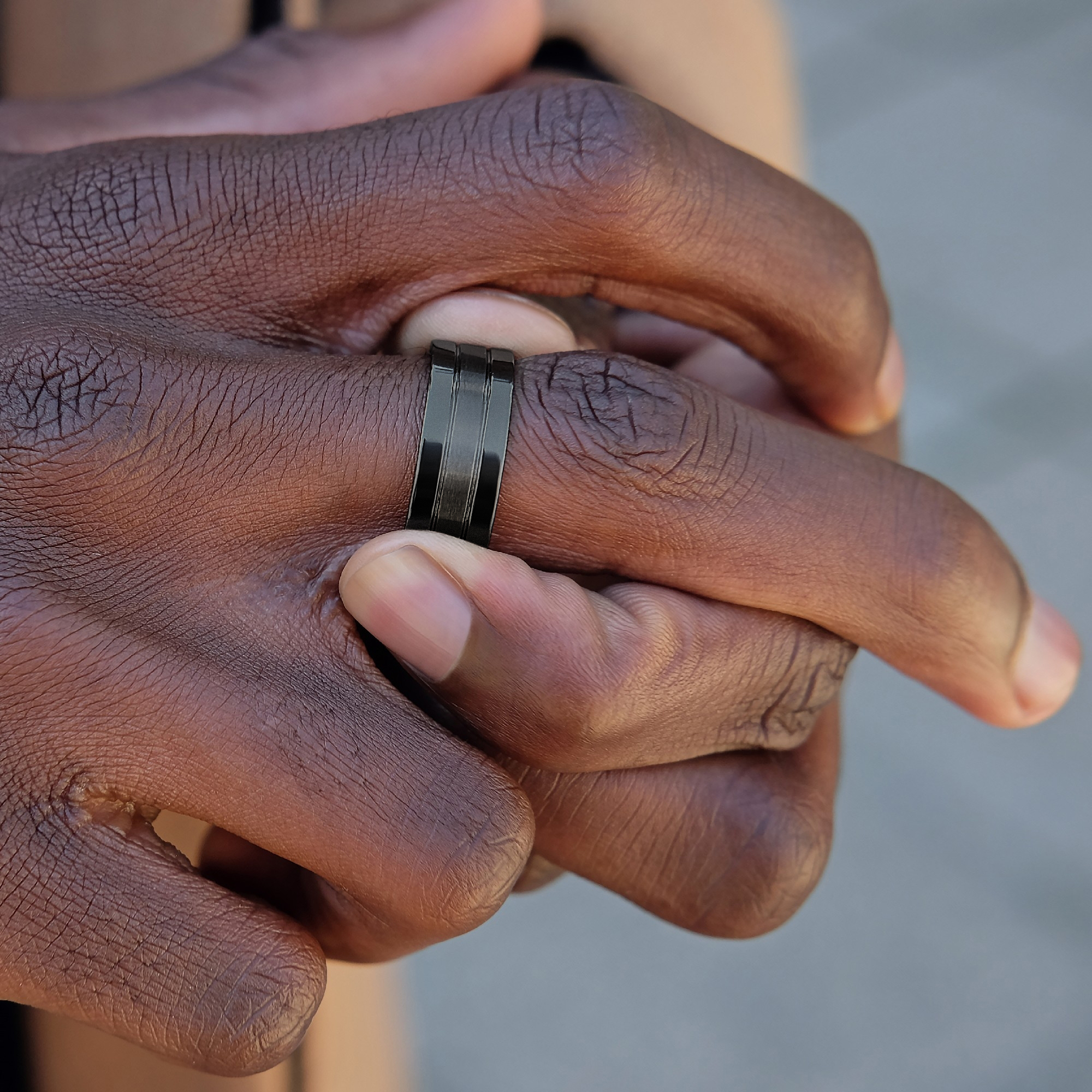 Classic Grooved Black Steel Ring | In stock! | Trendhim