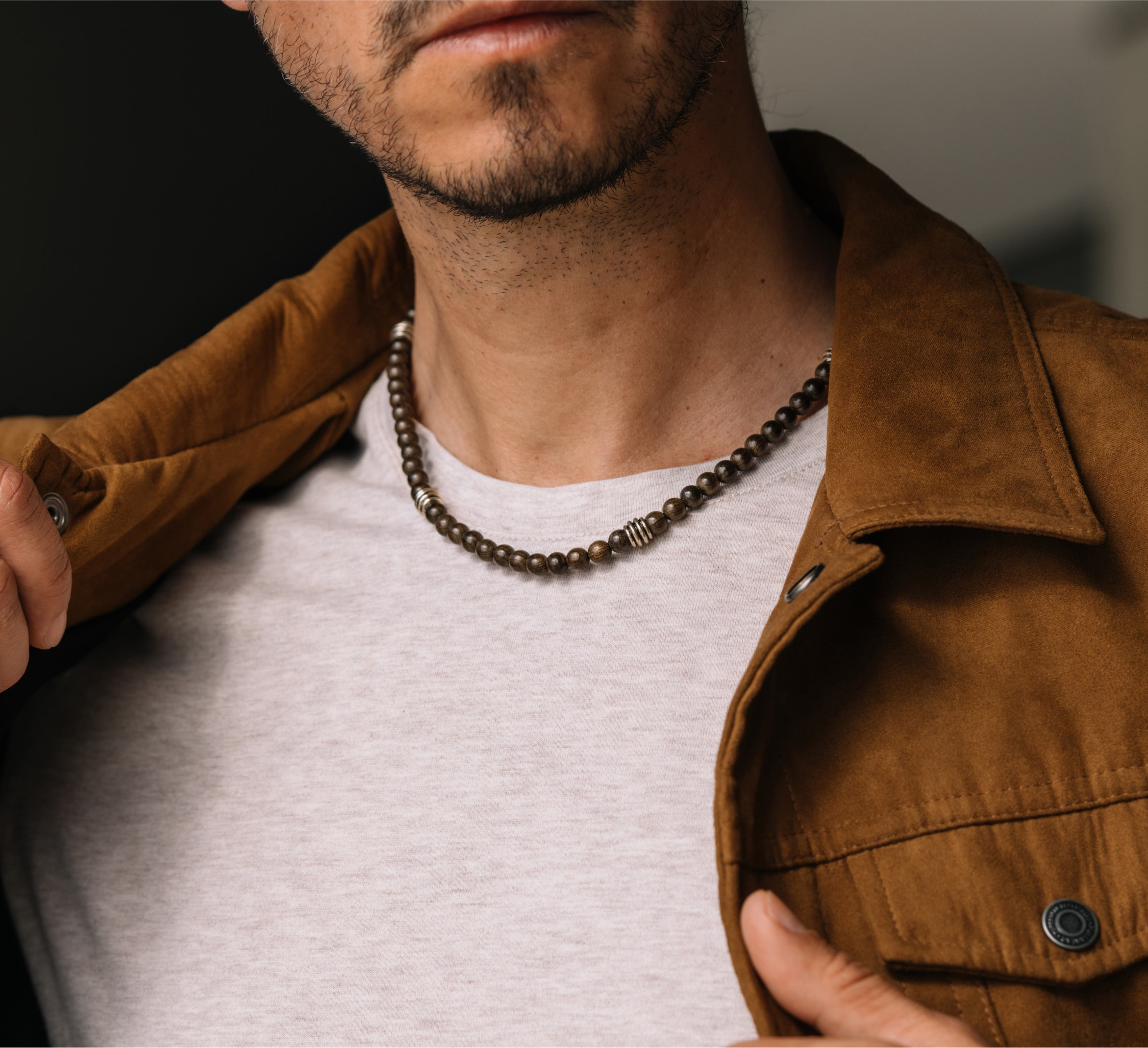 Necklace Size Guide for Men: Find the Perfect Length and Fit for You