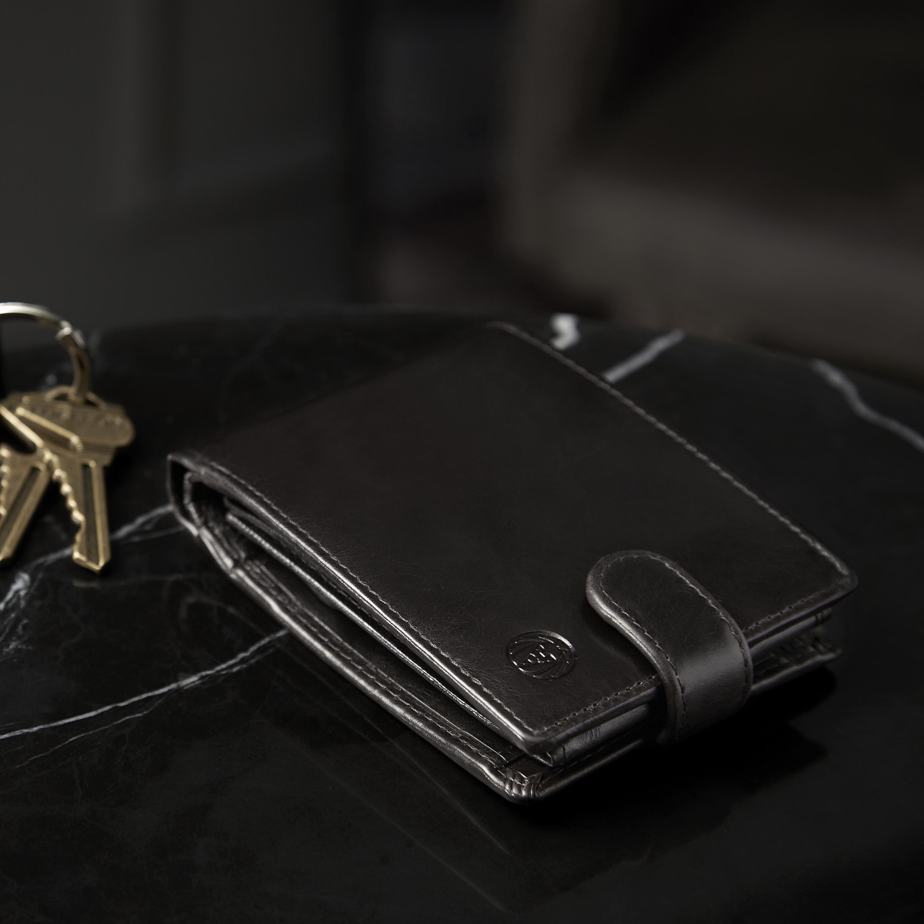 Black Ergonomic Jasper Leather Wallet | In stock! | Lucleon